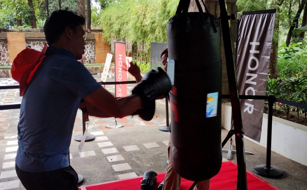 Honor X9B 5G survives torture gauntlet ahead of PH launch